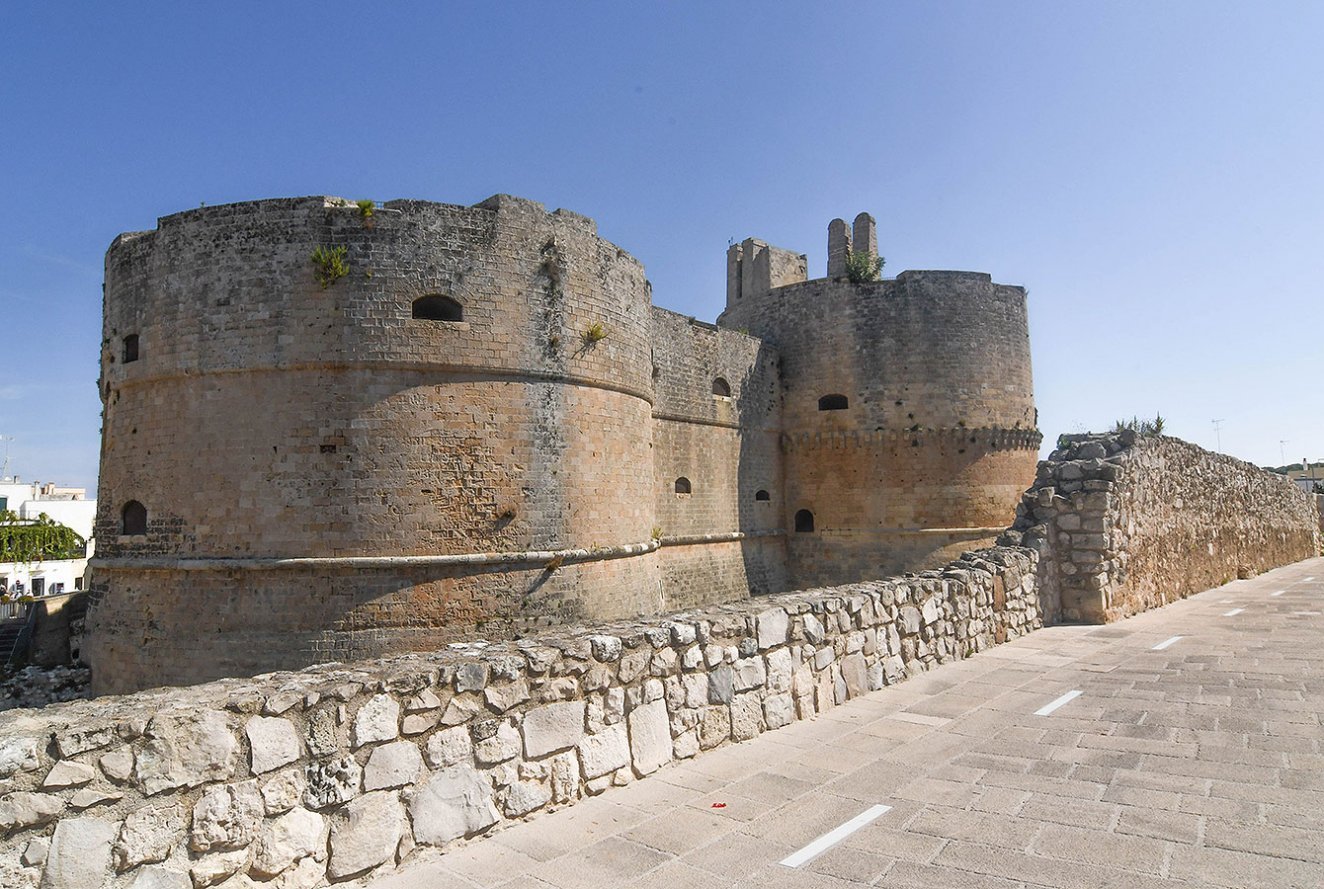 26 Amazing Photos through Otranto's Old Town | Packed Again
