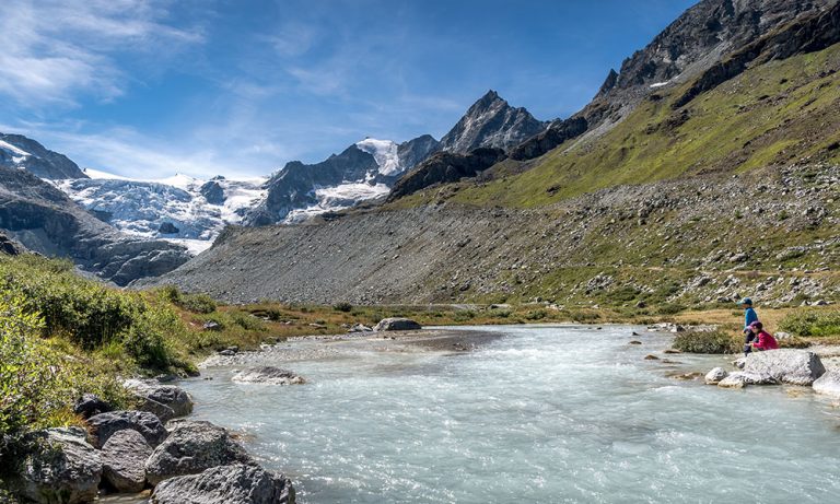 Hiking around Lac de Moiry & Glacier (+VIDEO) | Packed Again
