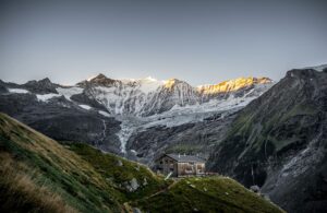 Bäregg Hut Hike & Schreckhorn Hut Hike - All you need to know | Packed ...